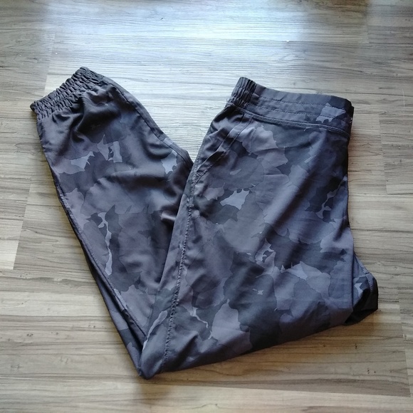 32 Degrees | Pants & Jumpsuits | 32 Degrees Cool Black Camo Jogging ...